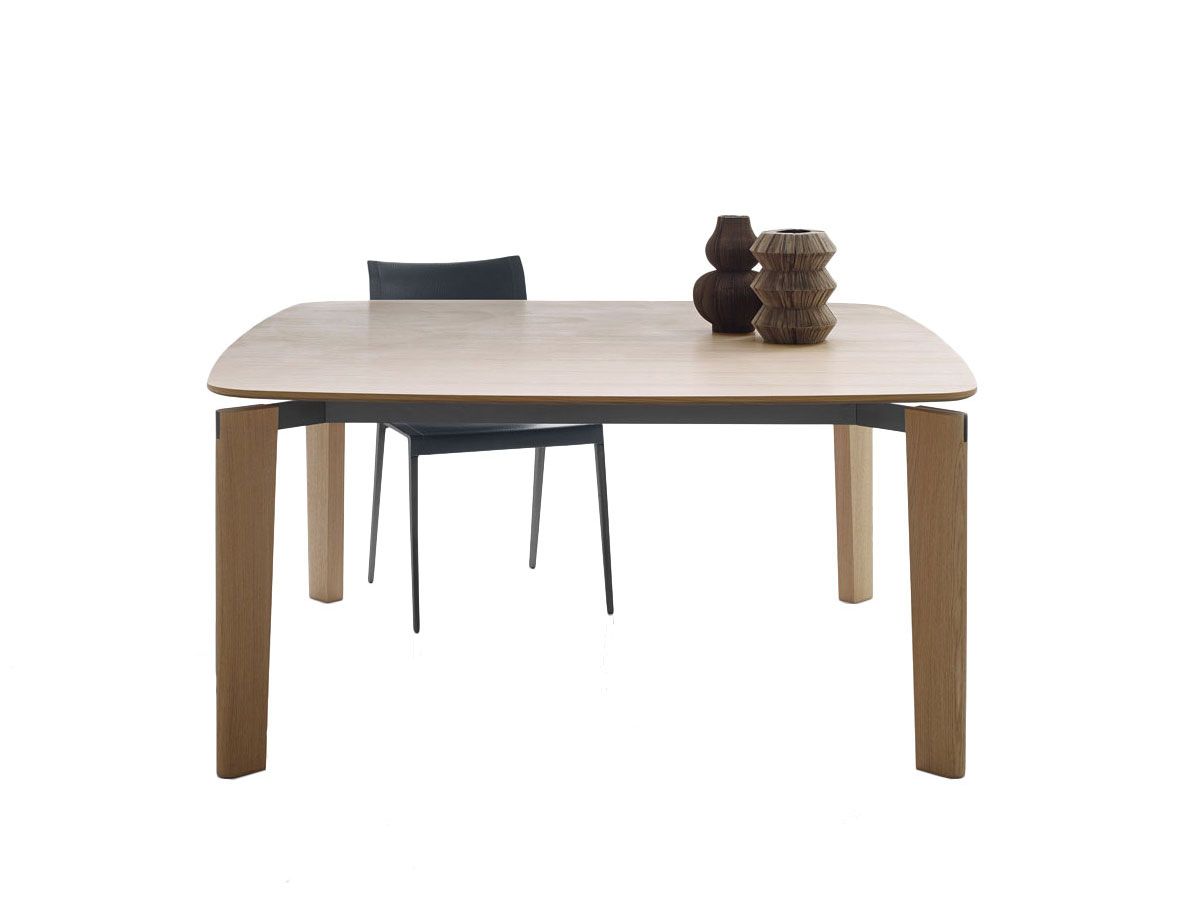 B&B Italia Oskar Table：價格高達 40% off | Ideali 首頁 香港